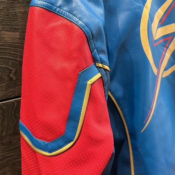 Marvel | Jackets & Coats | Newmarvel By Her Universe Woman Jacket Size ...